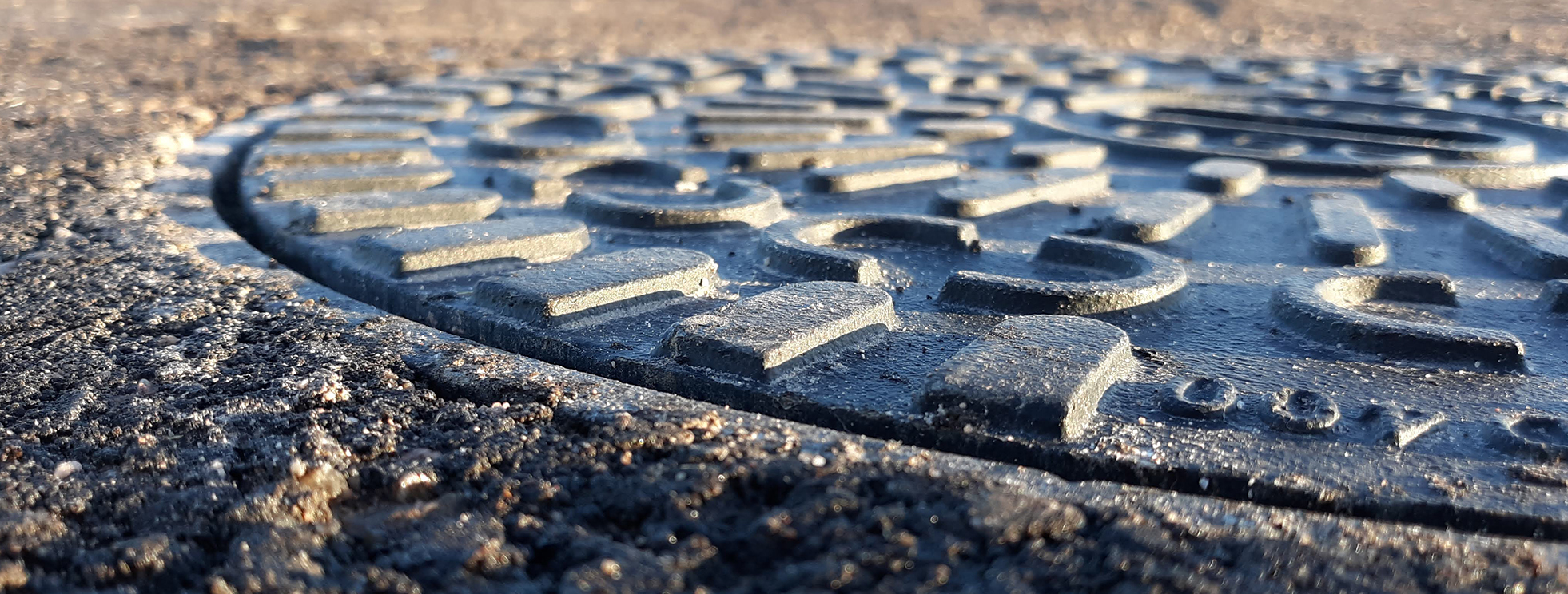 ACO Brøndgods D400 » Støbejerns dæksler, riste og brøndkarme